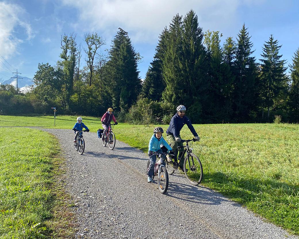 Family cycling tours